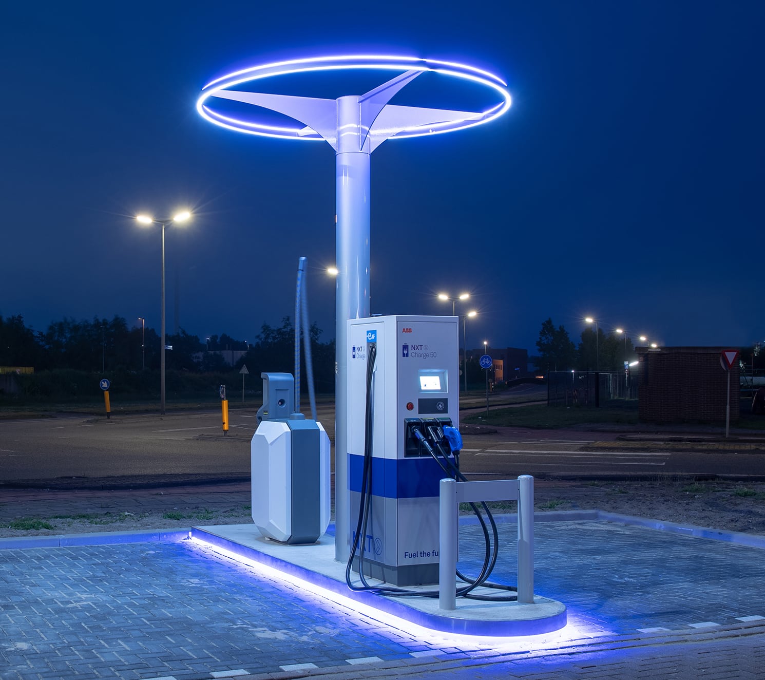 GP Groot opent eerste publieke NXT snellader op bedrijventerrein ...